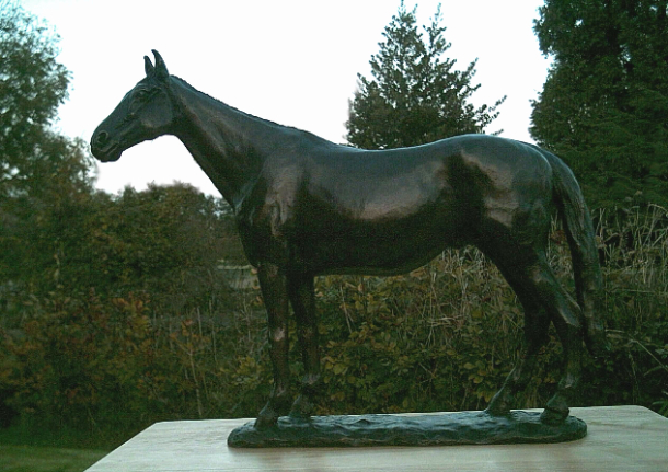 Classic Thoroughbred Horse - animalsculpture.co.uk